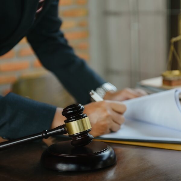 How Do You Act in Court? 12 Things to Remember - Legal Blaze